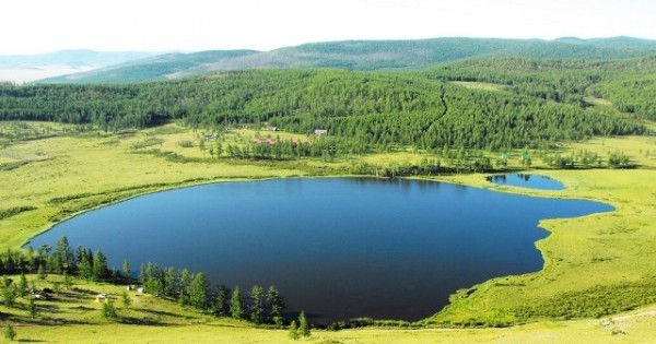 BLUE LAKE OF BLACK HEART